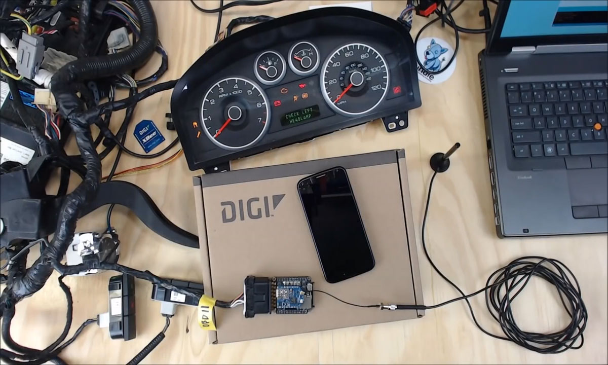 Aproveche al máximo su automóvil con la Macchina M2 y la conectividad ...